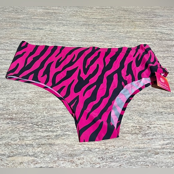 Cheek Boss | Intimates & Sleepwear | Nwt Cheek Boss Pink And Black ...